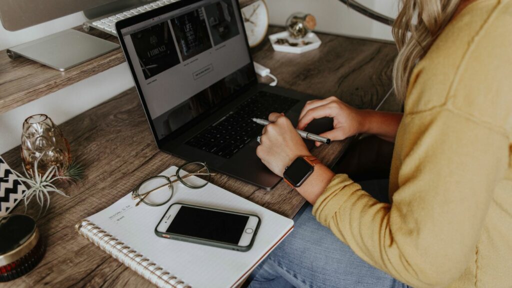 On-the-job training (OJT): What, Why and How [Best Practices]